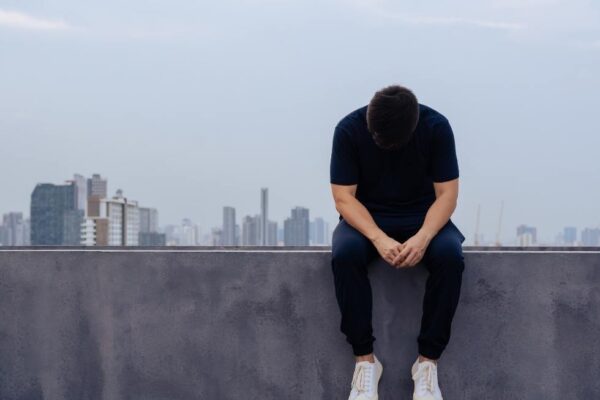 40+ Signs Of Low Vibrational People - DreamMaker